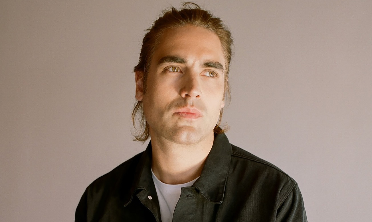 Découvrez le nouveau clip de Charlie Simpson : "Blameless"